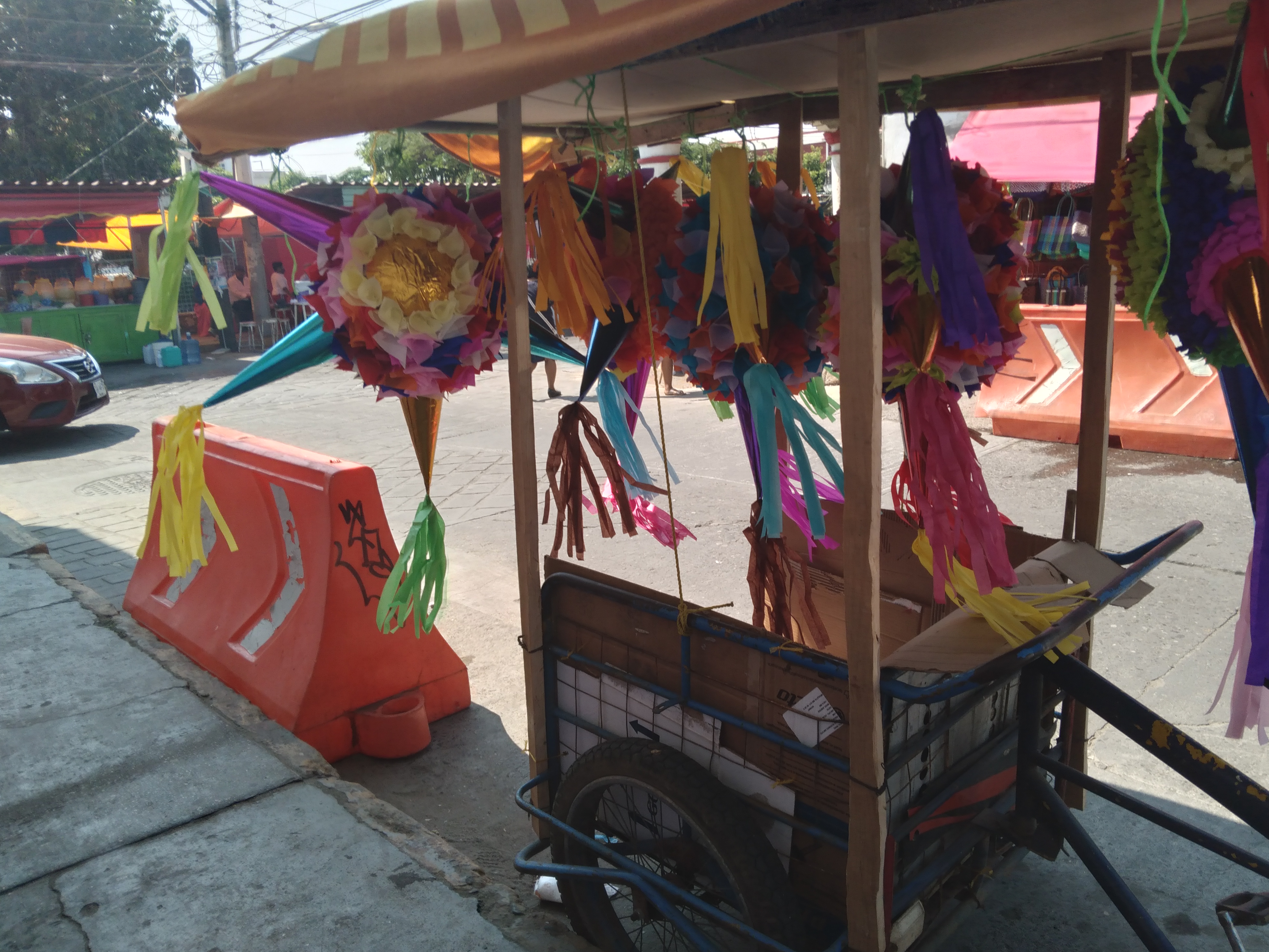 Piñatas artesanales, una tradición que permance en el Istmo | NVI Istmo